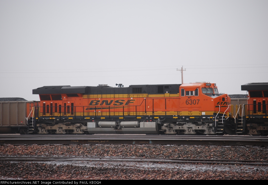 BNSF 6307 sits in the middle of the BNSF Donkey Creek yard waiting for her next train.